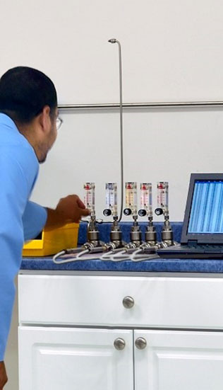 Edgetech Instruments | Moisture and Oxygen Measurement